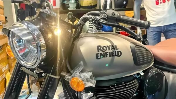 Royal Enfield Classic 250: अब छोटे इंजन में रॉयल फील, दमदार लुक और ...
